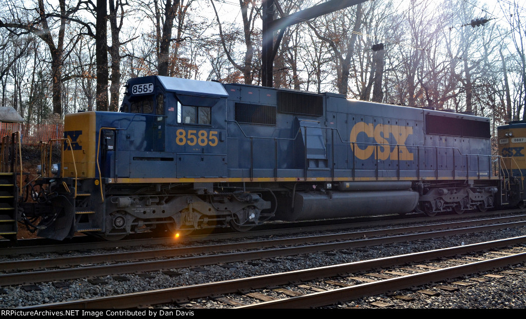 CSX 8585 Q418-04